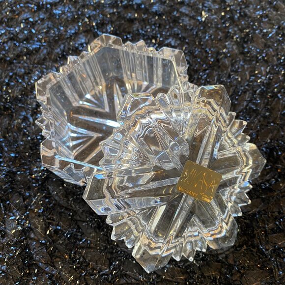 Mikasa "Natures Song" | Holiday | Mikasa Natures Song Snowflake ...